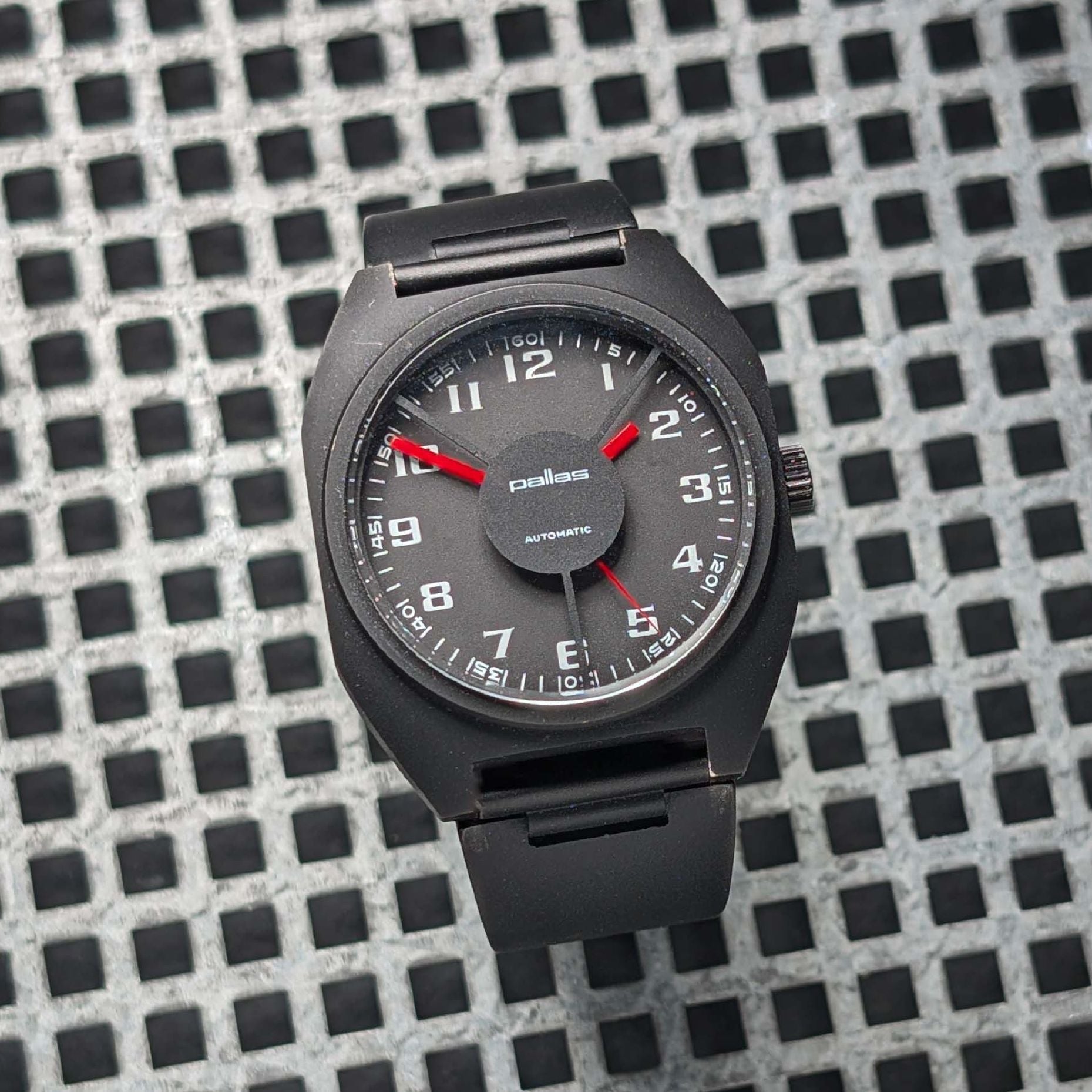 Vintage Pallas Racing Style PVD Watch – 10 bps